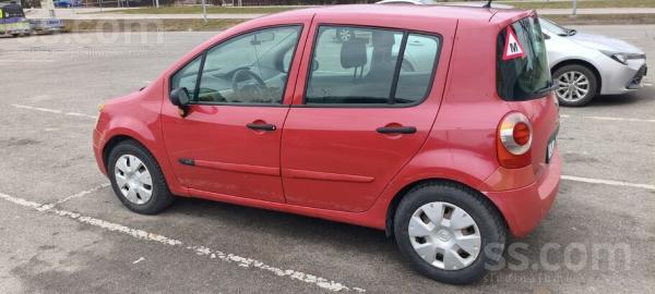 Рено Модус 2005 в Рига, объемом двигателя 1.50 л и пробегом 201 тыс. км за 1000 €, фото 2 на AUTOMOTO.COM.LV