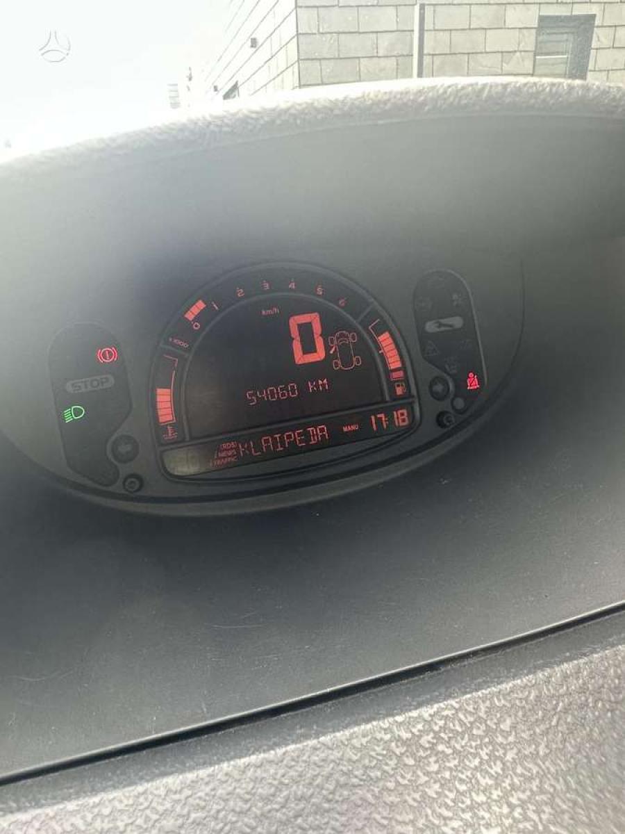 Sarkans Renault Modus 2005 Klaipėda, ar dzinēja tilpumu 1.60 L un nobraukumu 54 tūkst. km par 1700 €, foto 4 vietnē AUTOMOTO.COM.LV