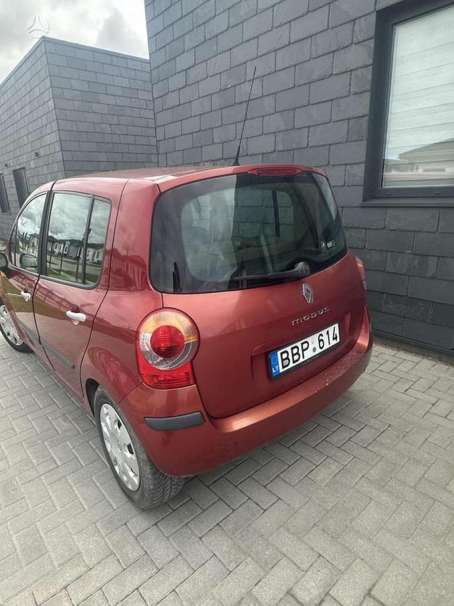 Sarkans Renault Modus 2005 Klaipėda, ar dzinēja tilpumu 1.60 L un nobraukumu 54 tūkst. km par 1700 €, foto 5 vietnē AUTOMOTO.COM.LV