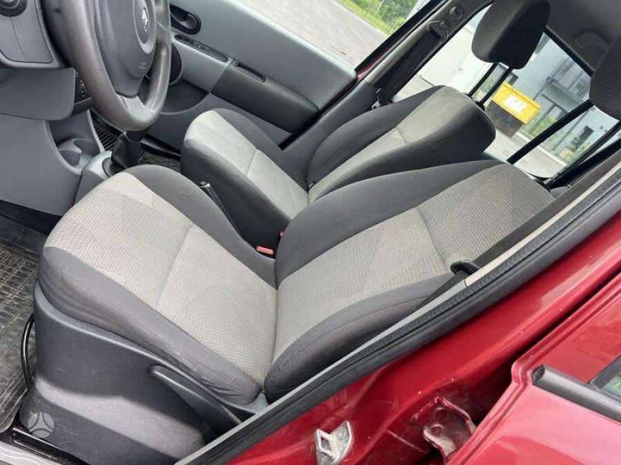 Red Renault Modus 2007 in Kaunas, with an engine capacity of 1.46 L and mileage of 130 thousand km for 550 €, photo 8 on AUTOMOTO.COM.LV