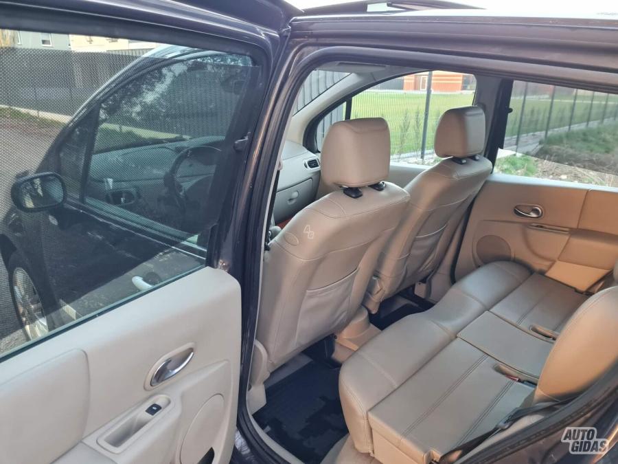 Violet Renault Modus 2007 in Vilnius, with an engine capacity of 1.60 L and mileage of 261 thousand km for 2350 €, photo 12 on AUTOMOTO.COM.LV