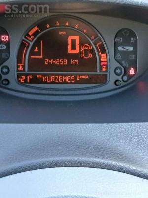 White Renault Modus 2012 in Tukums, with an engine capacity of 1.20 L and mileage of 244 thousand km for 2890 €, photo 5 on AUTOMOTO.COM.LV