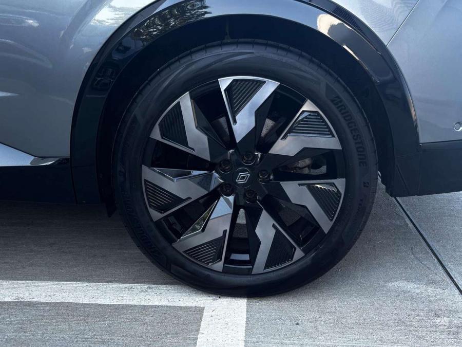 Pelēks Renault Rafale 2025 Viļņa, ar dzinēja tilpumu 1.20 L un nobraukumu 20 tūkst. km par 45000 €, foto 39 vietnē AUTOMOTO.COM.LV