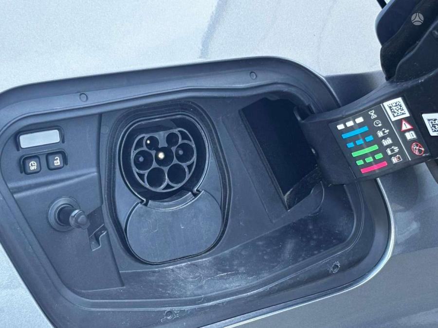 Pelēks Renault Rafale 2025 Viļņa, ar dzinēja tilpumu 1.20 L un nobraukumu 20 tūkst. km par 45000 €, foto 40 vietnē AUTOMOTO.COM.LV
