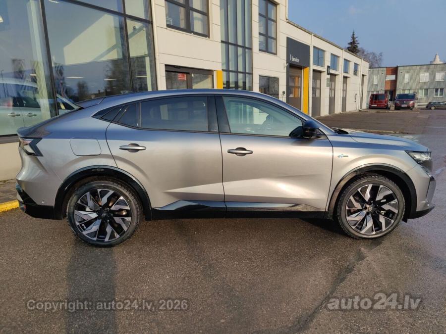 Pelēks Renault Rafale 2025 Tartu, ar dzinēja tilpumu 1.20 L un nobraukumu 23 tūkst. km par 45990 €, foto 2 vietnē AUTOMOTO.COM.LV