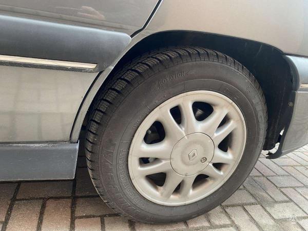 Pelēks Renault Safrane 1997 Šauļi, ar dzinēja tilpumu 2.20 L un nobraukumu 77 tūkst. km par 1999 €, foto 5 vietnē AUTOMOTO.COM.LV