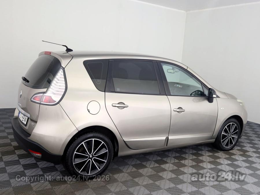 Smilšu krāsa Renault Scenic 2012 Tallina, ar dzinēja tilpumu 1.50 L un nobraukumu 237 tūkst. km par 2799 €, foto 4 vietnē AUTOMOTO.COM.LV
