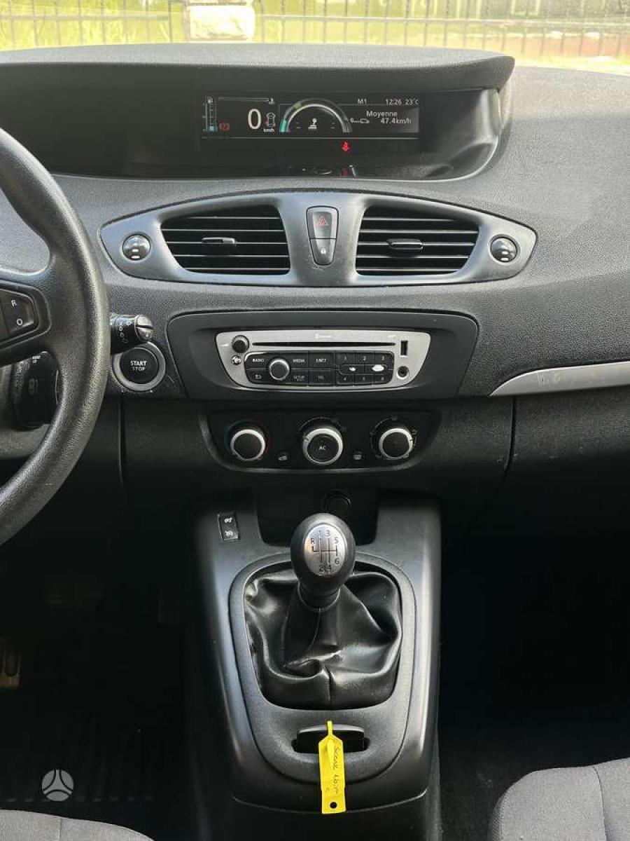 Melns Renault Scenic 2012 Tauragė, ar dzinēja tilpumu 1.46 L un nobraukumu 215 tūkst. km par 2450 €, foto 17 vietnē AUTOMOTO.COM.LV