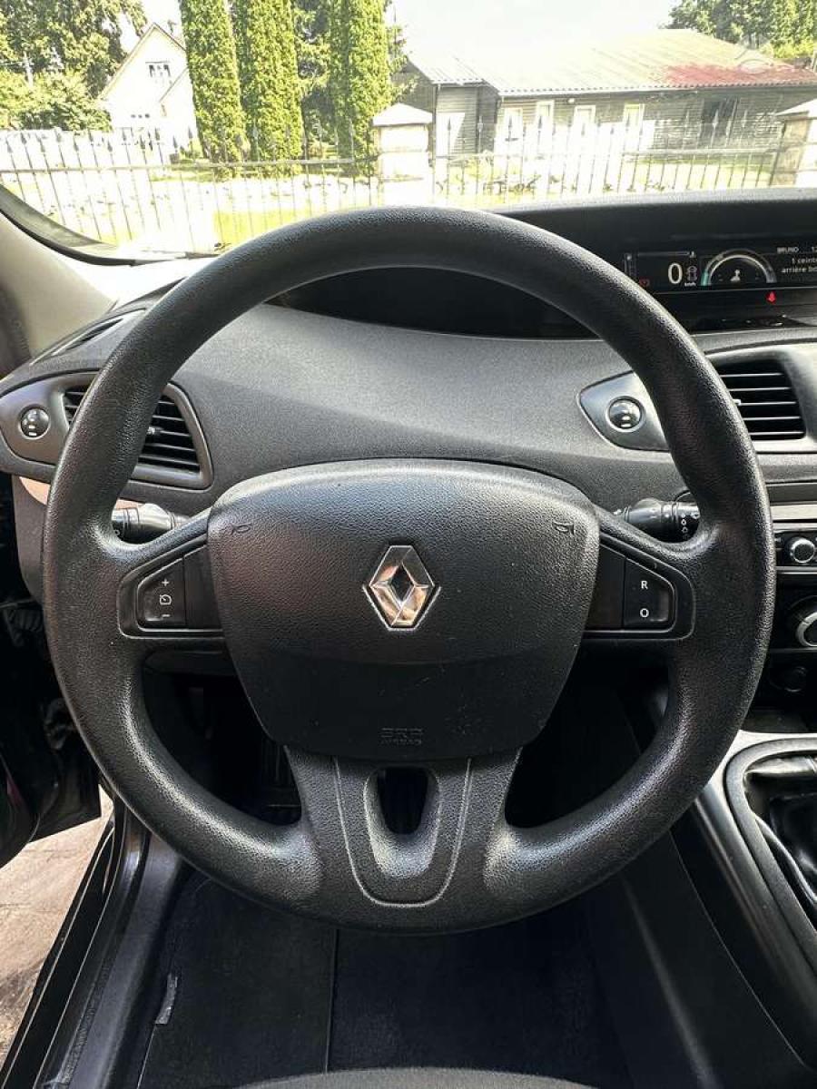 Melns Renault Scenic 2012 Tauragė, ar dzinēja tilpumu 1.46 L un nobraukumu 215 tūkst. km par 2450 €, foto 19 vietnē AUTOMOTO.COM.LV