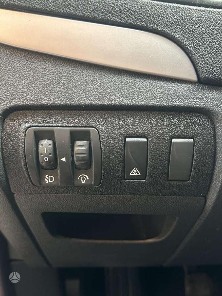 Melns Renault Scenic 2012 Tauragė, ar dzinēja tilpumu 1.46 L un nobraukumu 215 tūkst. km par 2450 €, foto 21 vietnē AUTOMOTO.COM.LV