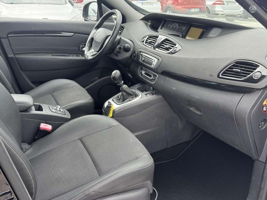 Black Renault Scenic 2013 in Taurage, with an engine capacity of 1.47 L and mileage of 205 thousand km for 3900 €, photo 11 on AUTOMOTO.COM.LV