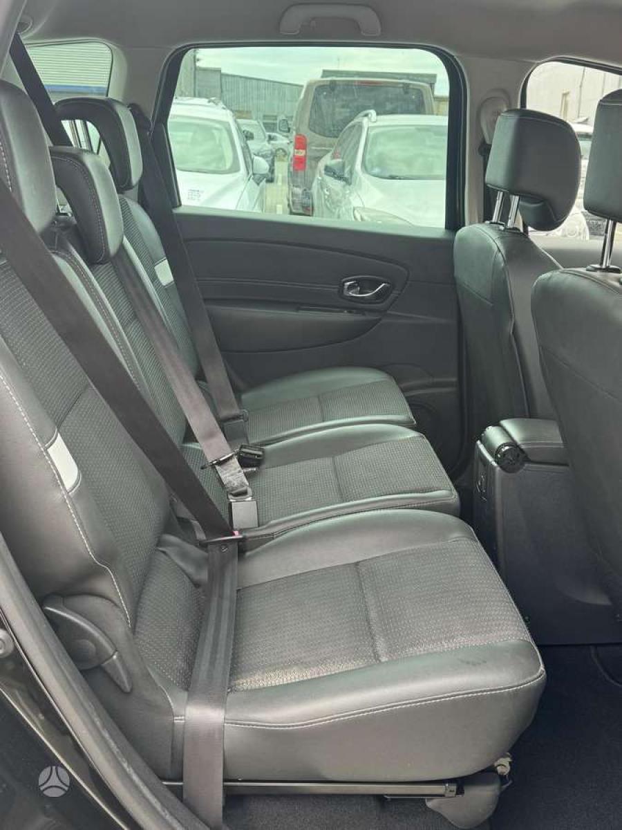 Black Renault Scenic 2013 in Taurage, with an engine capacity of 1.47 L and mileage of 205 thousand km for 3900 €, photo 13 on AUTOMOTO.COM.LV