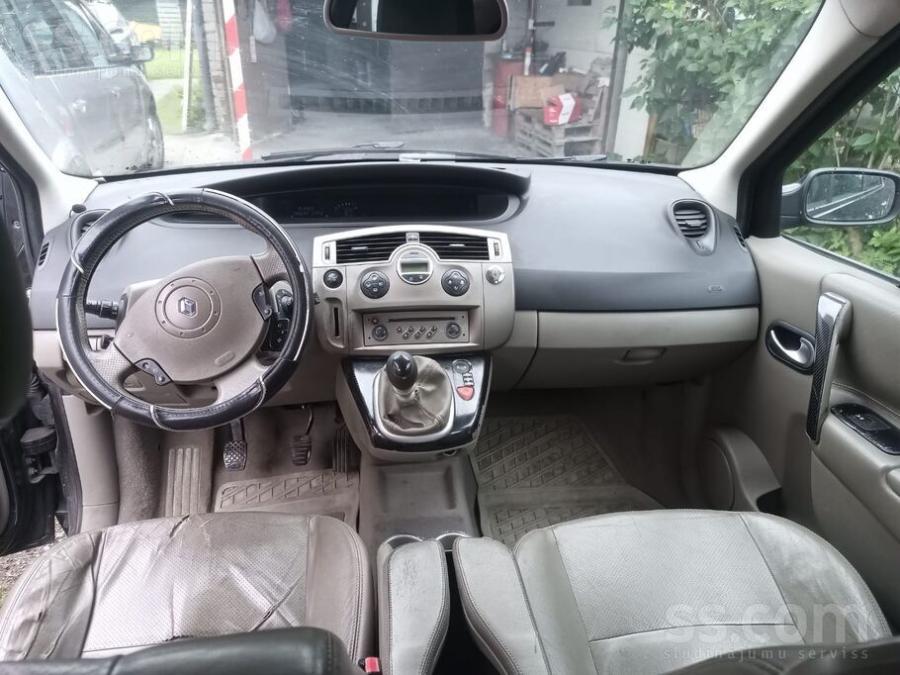 Black Renault Scenic 2005 in Liepaja, with an engine capacity of 1.90 L and mileage of 330 thousand km for 1050 €, photo 7 on AUTOMOTO.COM.LV