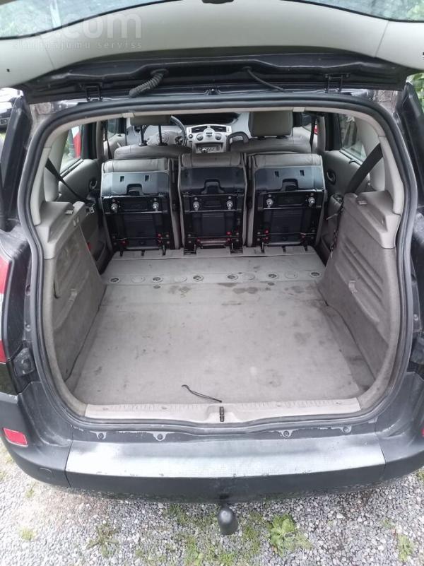Melns Renault Scenic 2005 Liepāja, ar dzinēja tilpumu 1.90 L un nobraukumu 330 tūkst. km par 1050 €, foto 8 vietnē AUTOMOTO.COM.LV