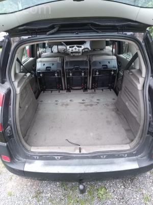 Black Renault Scenic 2005 in Liepaja, with an engine capacity of 1.90 L and mileage of 330 thousand km for 1050 €, photo 9 on AUTOMOTO.COM.LV