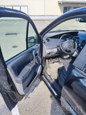 Melns Renault Scenic 2007 Rīga, ar dzinēja tilpumu 1.50 L un nobraukumu 177 tūkst. km par 3300 €, foto 8 vietnē AUTOMOTO.COM.LV