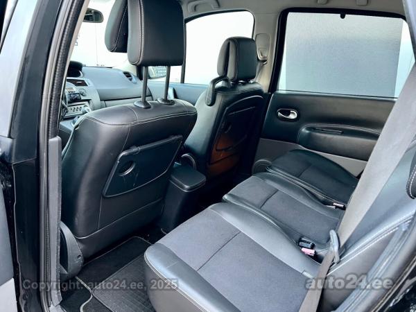 Черный Рено Сценик 2008 в Таллин, объемом двигателя 1.90 л и пробегом 238 тыс. км за 1800 €, фото 11 на AUTOMOTO.COM.LV
