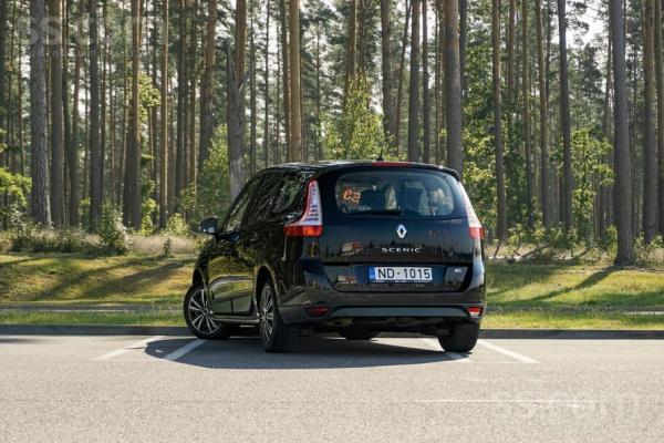 Black Renault Scenic 2013 in Riga, with an engine capacity of 1.50 L and mileage of 331 thousand km for 3490 €, photo 7 on AUTOMOTO.COM.LV
