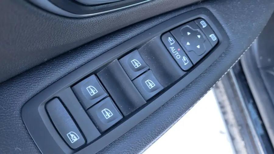 Melns Renault Scenic 2020 Rīga, ar dzinēja tilpumu 1.70 L un nobraukumu 0 tūkst. km par 9900 €, foto 8 vietnē AUTOMOTO.COM.LV