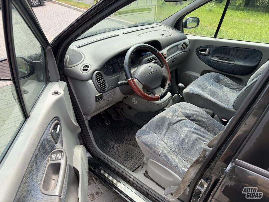Melns Renault Scenic 2002 Ukmergė, ar dzinēja tilpumu 1.90 L un nobraukumu 300 tūkst. km par 700 €, foto 10 vietnē AUTOMOTO.COM.LV