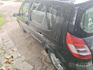 Black Renault Scenic 2003 in Riga, with an engine capacity of 2.00 L and mileage of 301 thousand km for 600 €, photo 5 on AUTOMOTO.COM.LV