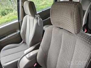 Black Renault Scenic 2003 in Riga, with an engine capacity of 2.00 L and mileage of 301 thousand km for 600 €, photo 9 on AUTOMOTO.COM.LV