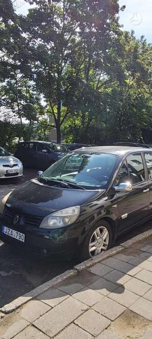 Melns Renault Scenic 2005 Viļņa, ar dzinēja tilpumu 1.87 L un nobraukumu 200 tūkst. km par 700 €, foto  vietnē AUTOMOTO.COM.LV
