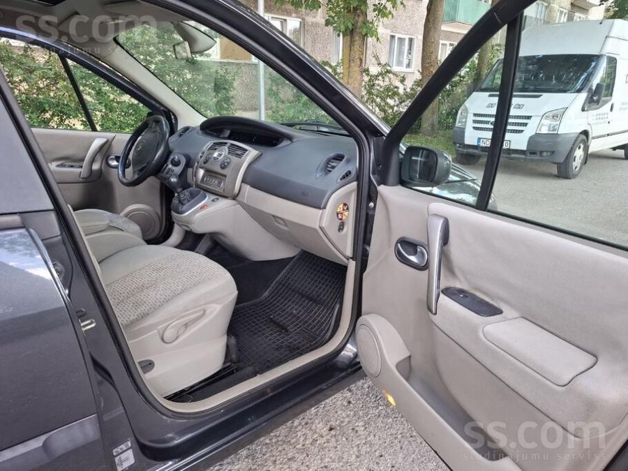 Melns Renault Scenic 2006 Daugavpils, ar dzinēja tilpumu 1.50 L un nobraukumu 335 tūkst. km par 950 €, foto 8 vietnē AUTOMOTO.COM.LV
