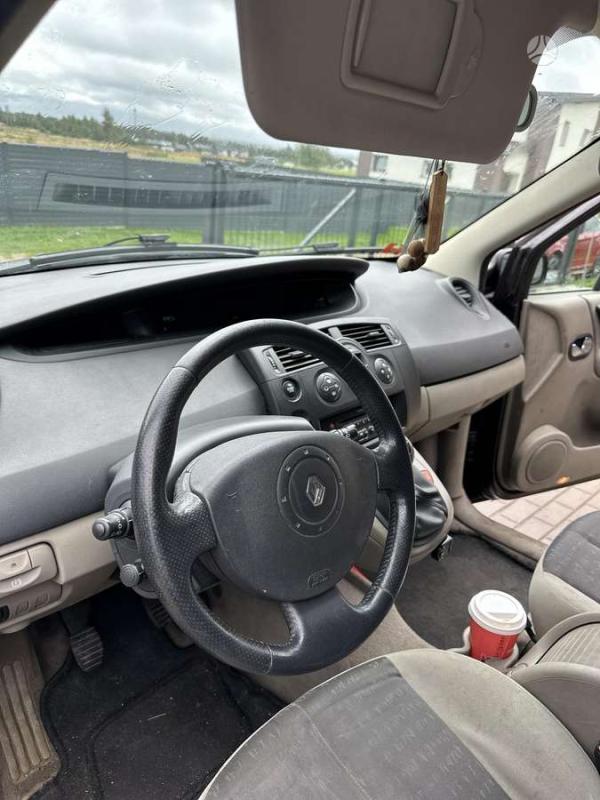 Black Renault Scenic 2006 in Vilnius, with an engine capacity of 1.46 L and mileage of 427 thousand km for 970 €, photo 9 on AUTOMOTO.COM.LV