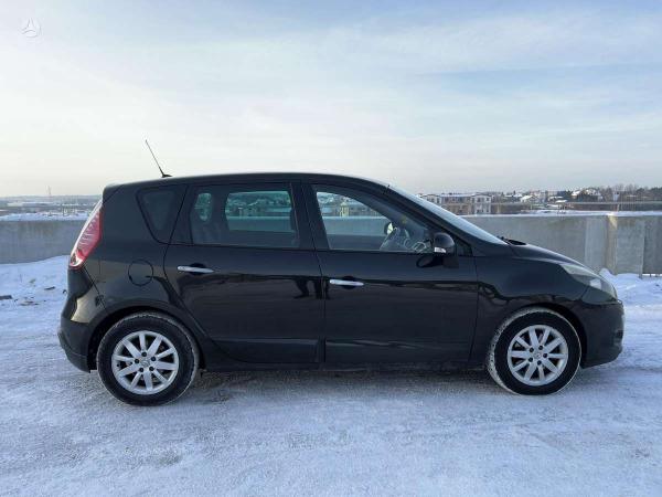 Melns Renault Scenic 2009 Viļņa, ar dzinēja tilpumu 1.87 L un nobraukumu 293 tūkst. km par 3300 €, foto 8 vietnē AUTOMOTO.COM.LV