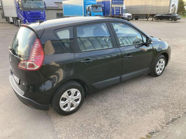 Melns Renault Scenic 2009 Šauļi, ar dzinēja tilpumu 1.50 L un nobraukumu 354 tūkst. km par 1950 €, foto 4 vietnē AUTOMOTO.COM.LV