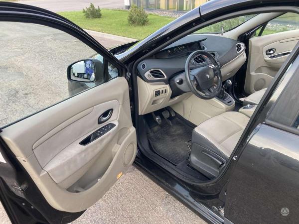 Melns Renault Scenic 2009 Šauļi, ar dzinēja tilpumu 1.50 L un nobraukumu 354 tūkst. km par 1950 €, foto 10 vietnē AUTOMOTO.COM.LV
