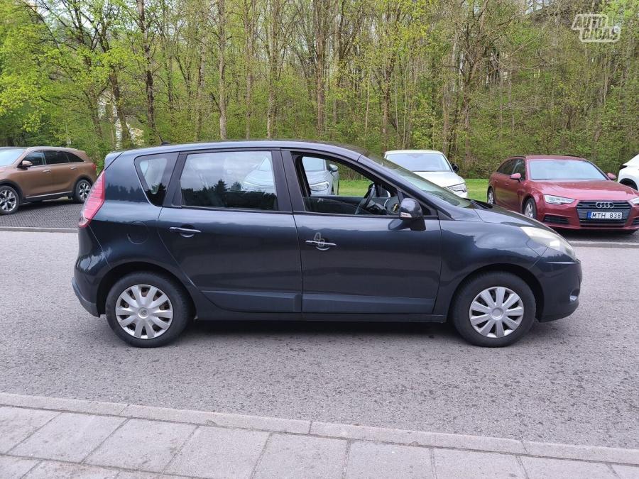 Melns Renault Scenic 2010 Viļņa, ar dzinēja tilpumu 1.50 L un nobraukumu 298 tūkst. km par 1000 €, foto 5 vietnē AUTOMOTO.COM.LV