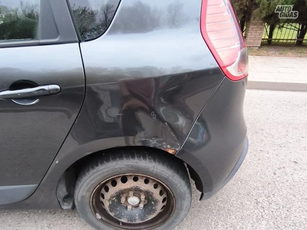 Black Renault Scenic 2010 in Vilnius, with an engine capacity of 1.50 L and mileage of 298 thousand km for 1000 €, photo 10 on AUTOMOTO.COM.LV