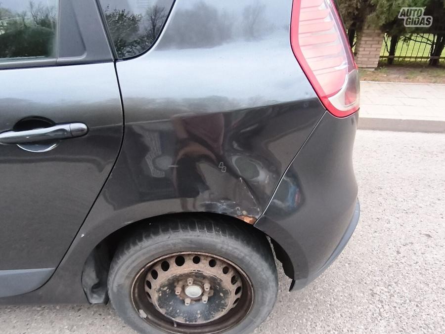 Melns Renault Scenic 2010 Viļņa, ar dzinēja tilpumu 1.50 L un nobraukumu 298 tūkst. km par 1000 €, foto 11 vietnē AUTOMOTO.COM.LV