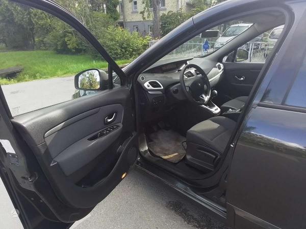 Black Renault Scenic 2010 in Siauliai, with an engine capacity of 1.46 L and mileage of 219 thousand km for 2800 €, photo 8 on AUTOMOTO.COM.LV