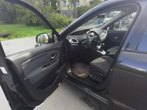 Melns Renault Scenic 2010 Šauļi, ar dzinēja tilpumu 1.46 L un nobraukumu 219 tūkst. km par 2800 €, foto 8 vietnē AUTOMOTO.COM.LV
