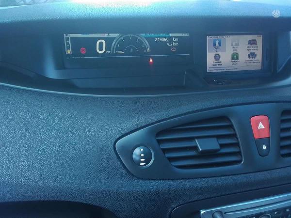 Black Renault Scenic 2010 in Siauliai, with an engine capacity of 1.46 L and mileage of 219 thousand km for 2800 €, photo 9 on AUTOMOTO.COM.LV