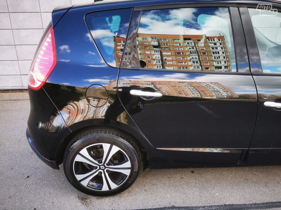 Melns Renault Scenic 2011 Klaipėda, ar dzinēja tilpumu 1.90 L un nobraukumu 153 tūkst. km par 3590 €, foto 14 vietnē AUTOMOTO.COM.LV