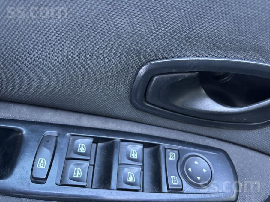 Black Renault Scenic 2011 in Riga, with an engine capacity of 1.50 L and mileage of 441 thousand km for 1200 €, photo 15 on AUTOMOTO.COM.LV