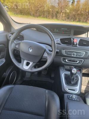 Black Renault Scenic 2011 in Jurmala, with an engine capacity of 1.60 L and mileage of 218 thousand km for 4050 €, photo 4 on AUTOMOTO.COM.LV