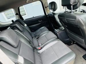 Melns Renault Scenic 2012 Rīga, ar dzinēja tilpumu 1.60 L un nobraukumu 224 tūkst. km par 3850 €, foto 10 vietnē AUTOMOTO.COM.LV