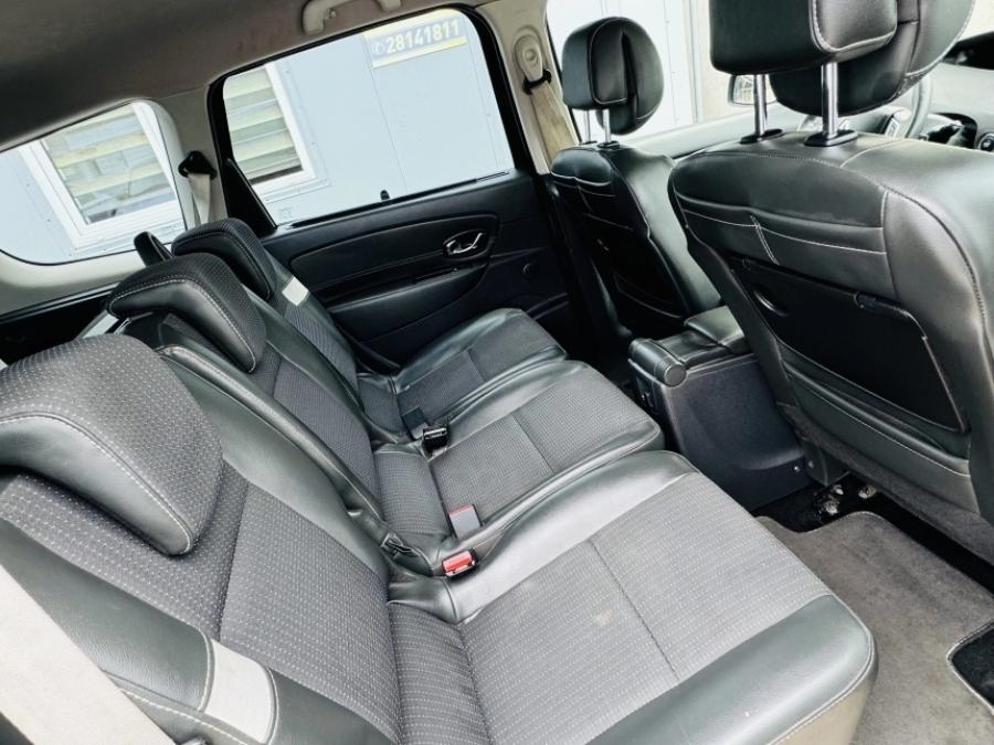 Melns Renault Scenic 2012 Rīga, ar dzinēja tilpumu 1.60 L un nobraukumu 224 tūkst. km par 3850 €, foto 10 vietnē AUTOMOTO.COM.LV