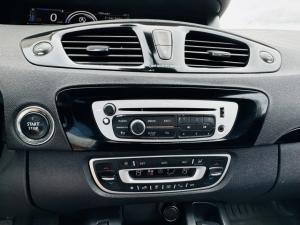 Melns Renault Scenic 2012 Rīga, ar dzinēja tilpumu 1.60 L un nobraukumu 224 tūkst. km par 3850 €, foto 13 vietnē AUTOMOTO.COM.LV