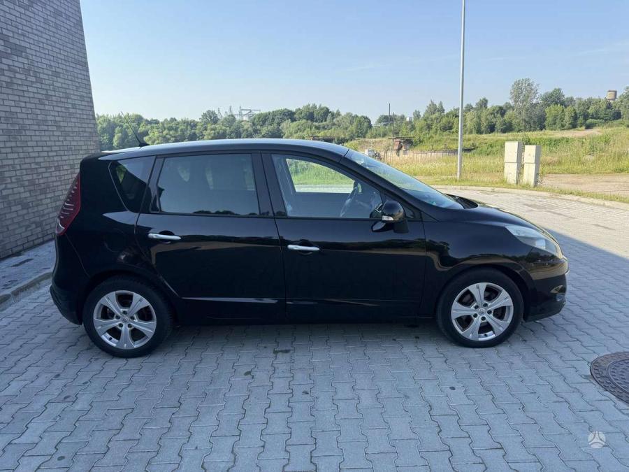 Melns Renault Scenic 2012 Jurbarkas, ar dzinēja tilpumu 1.60 L un nobraukumu 262 tūkst. km par 3450 €, foto 4 vietnē AUTOMOTO.COM.LV