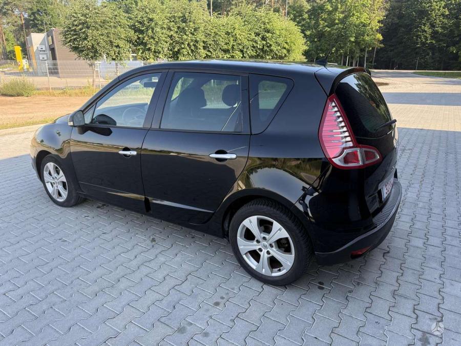 Melns Renault Scenic 2012 Jurbarkas, ar dzinēja tilpumu 1.60 L un nobraukumu 262 tūkst. km par 3450 €, foto 5 vietnē AUTOMOTO.COM.LV