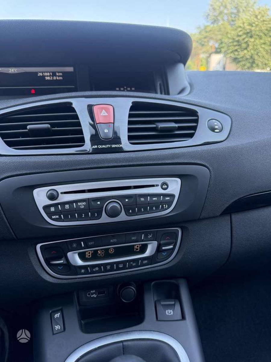 Melns Renault Scenic 2012 Jurbarkas, ar dzinēja tilpumu 1.60 L un nobraukumu 262 tūkst. km par 3450 €, foto 9 vietnē AUTOMOTO.COM.LV