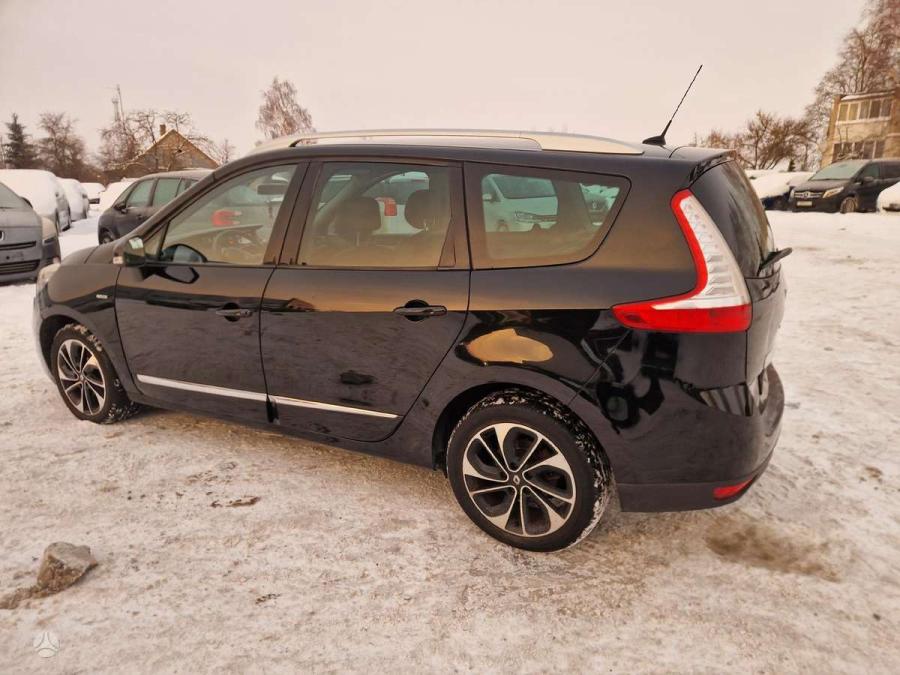 Black Renault Scenic 2013 in Ukmerge, with an engine capacity of 1.60 L and mileage of 250 thousand km for 3000 €, photo 8 on AUTOMOTO.COM.LV