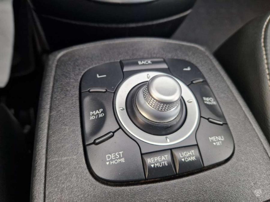 Black Renault Scenic 2013 in Ukmerge, with an engine capacity of 1.60 L and mileage of 250 thousand km for 3000 €, photo 21 on AUTOMOTO.COM.LV