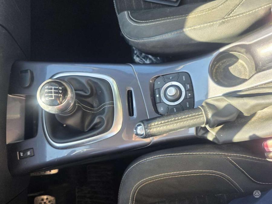 Melns Renault Scenic 2014 Tauragė, ar dzinēja tilpumu 1.46 L un nobraukumu 230 tūkst. km par 4800 €, foto 22 vietnē AUTOMOTO.COM.LV